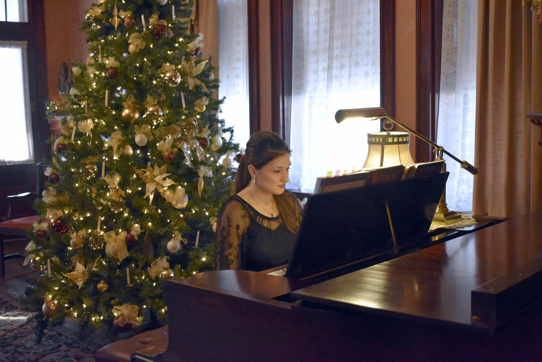 ‘Deck the Halls’ with Ringland-Smeltzer | News, Sports, Jobs ...